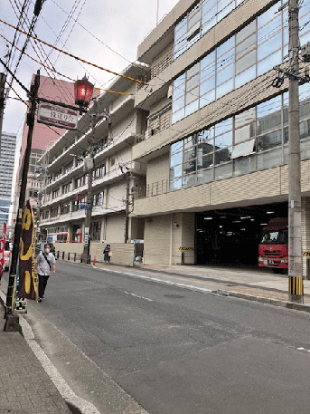 真前の中央郵便局